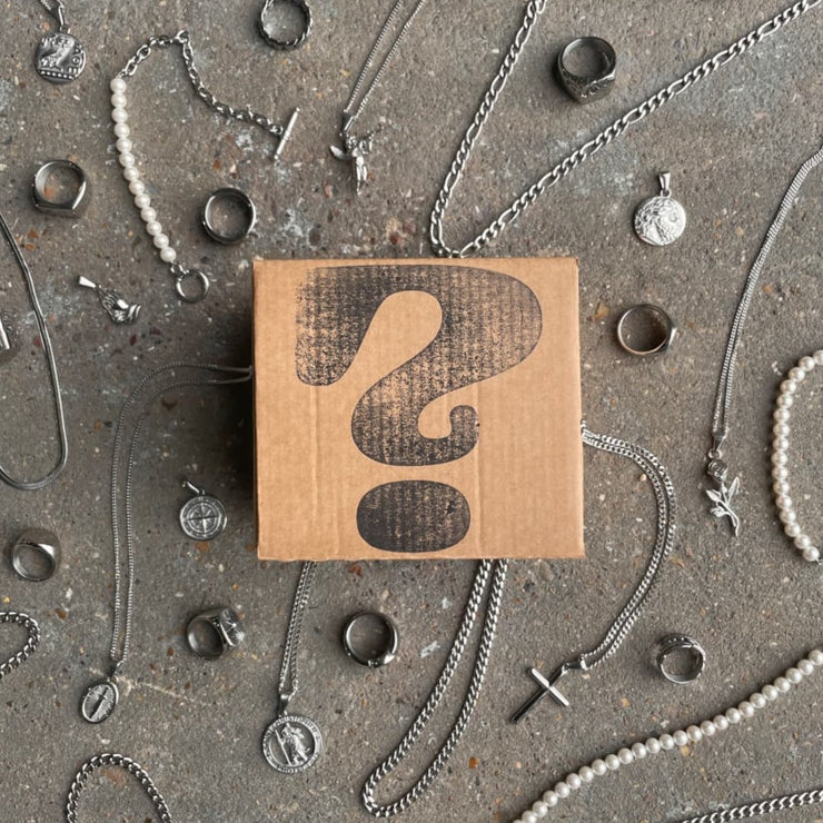 3 Piece Jewellery Mystery Box – Domno Vintage